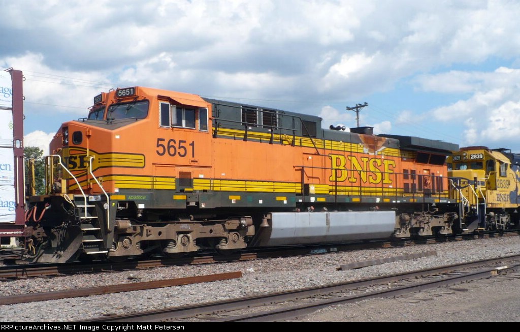 BNSF 5651
